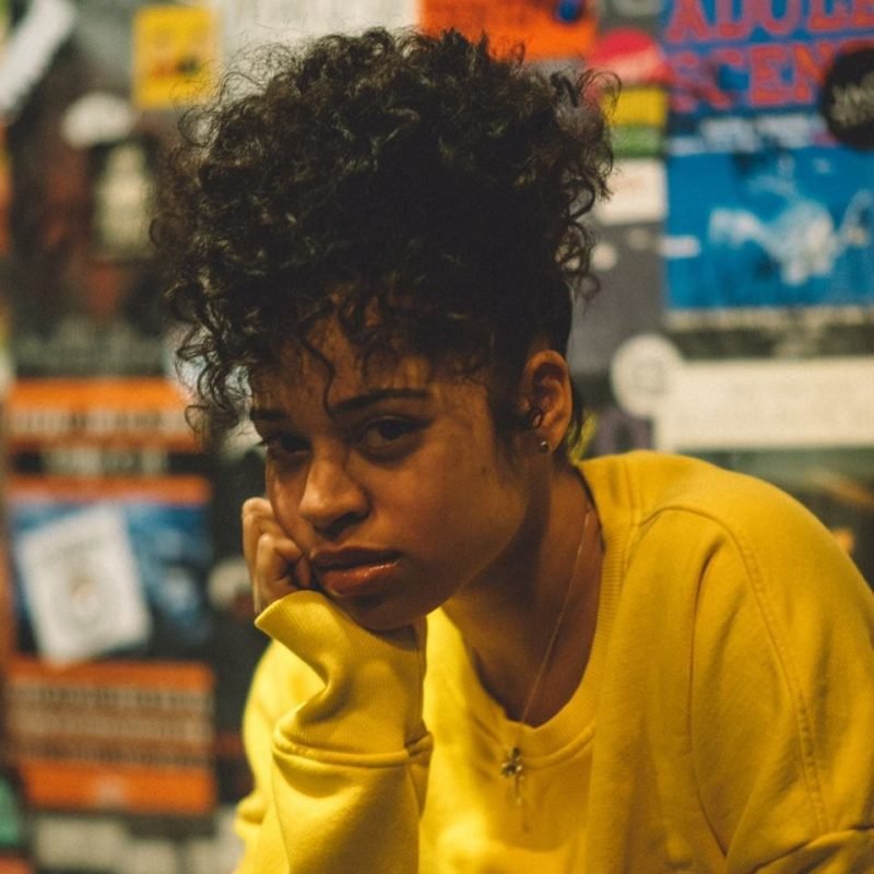 Ella Mai releases an appealing music video for her “DFMU” single