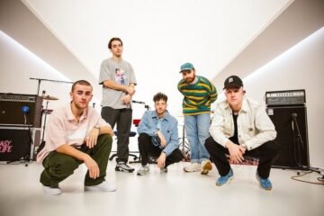 Easy Life performs “Pockets” and “Frank” singles at Vevo DSCVR