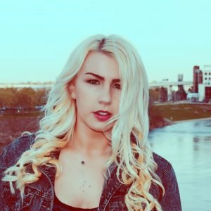 Jessica Rose releases an alternative-country tune, entitled, 'Hollywood'