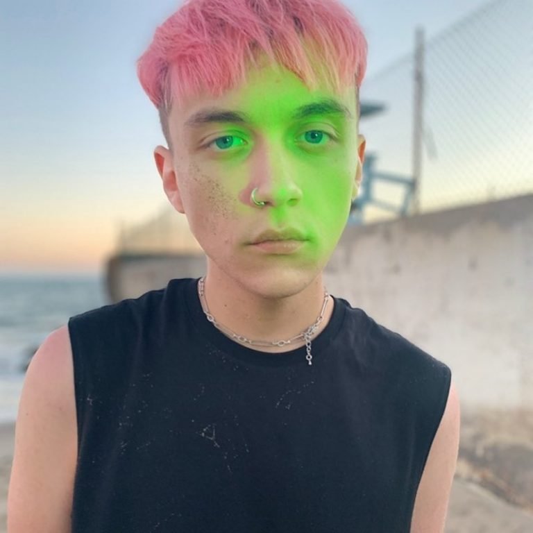 Julian Daniel releases a music video for his “Lemontree” single