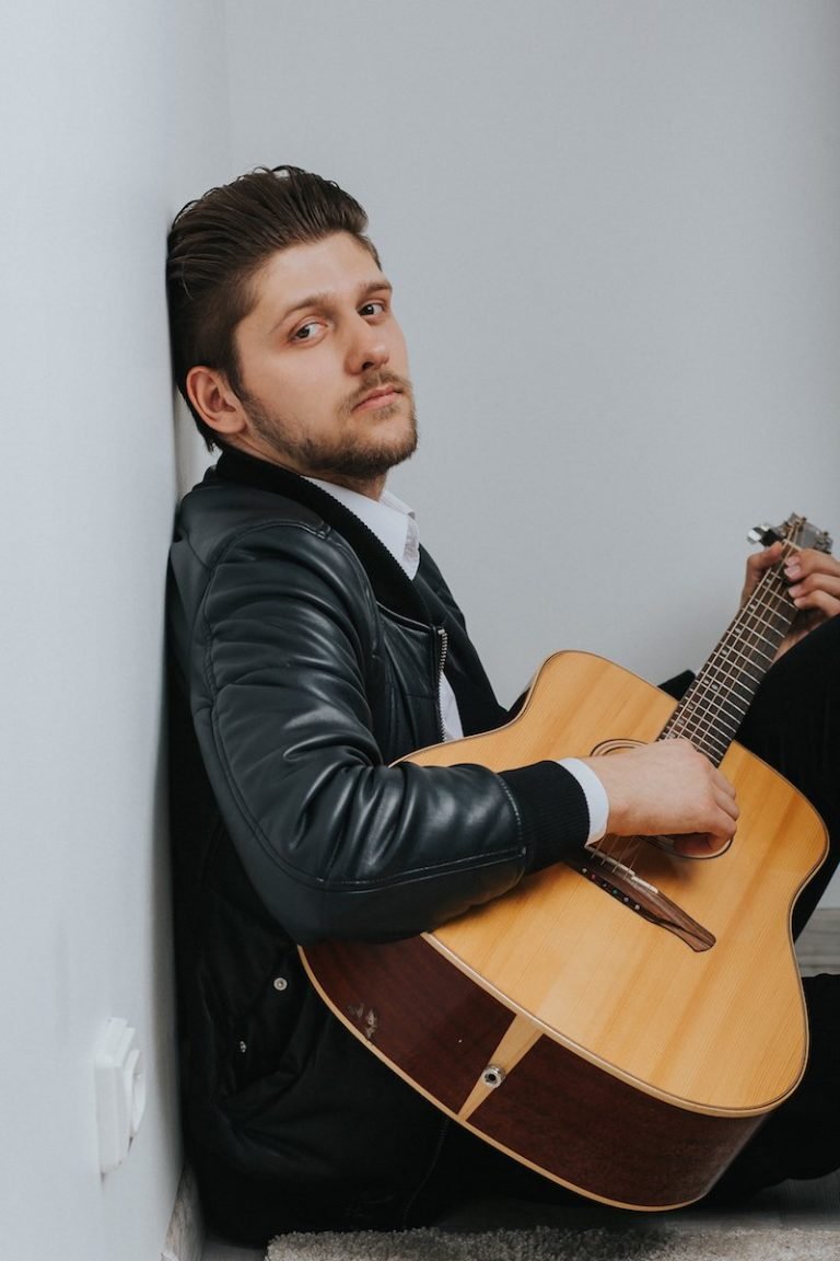 Justin 3 releases “In Love During the Summer” single