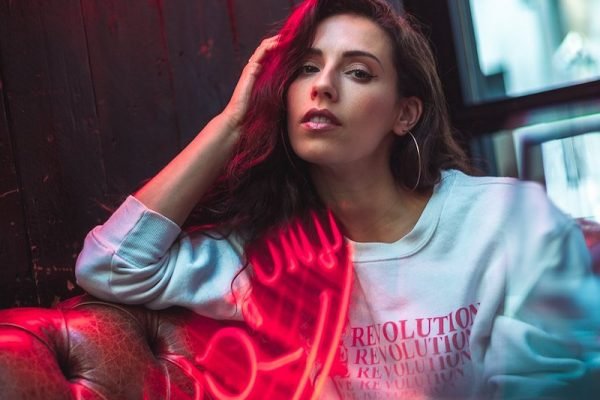 Lexie drops a dramatic neo-soul tune titled “Can’t Keep His Jeans On”