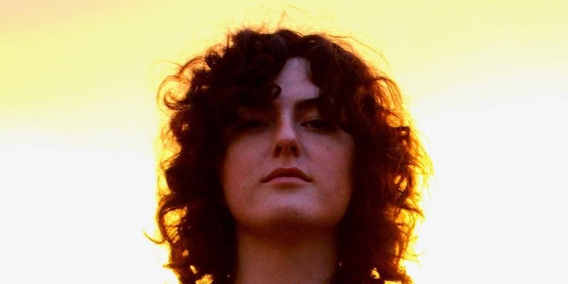 golda drops an introspective pop tune titled 'Wish I Was Someone Else'