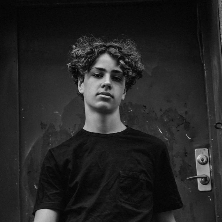 Dylan Conrique drops a video for her “Bitter” song ft. Noak Hellsing