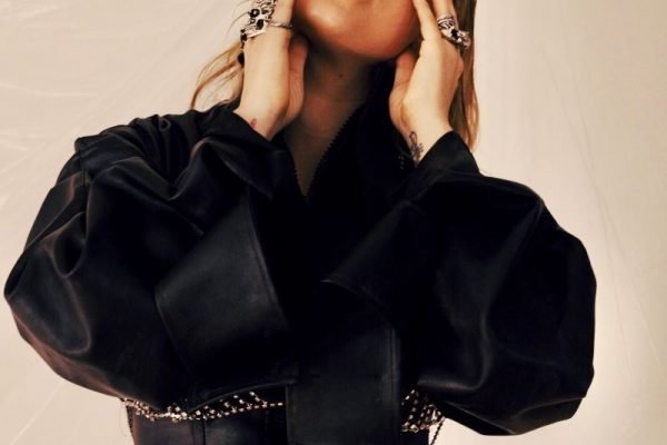 Empara Mi releases a provocative music video for her “Ditch” single