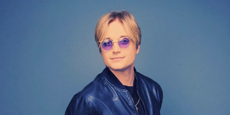 Dez Money drops a lovely alternative tune, entitled, “I Want Your Love”