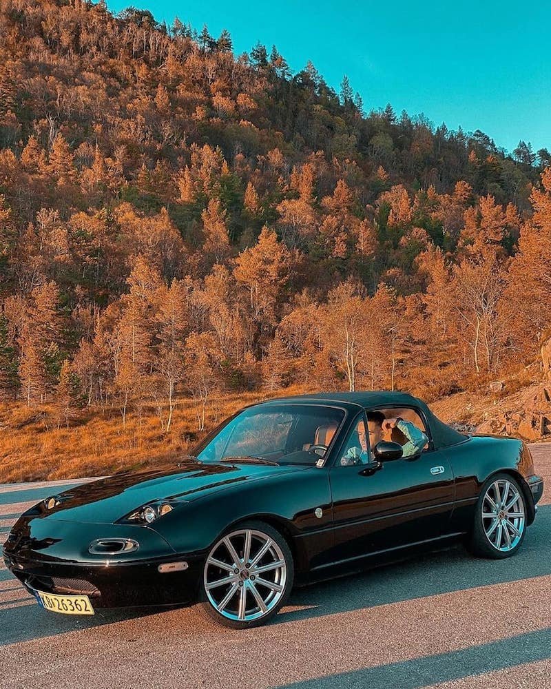 Monoir unveils a video for his 'Midnight in Norway' single feat. Ameline