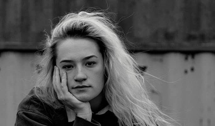 Cassidy King unveils a lovely tropical pop tune, “Wasted”