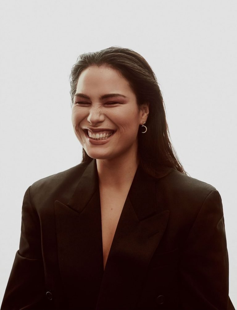 Molly Hammar drops a lovely pop tune, entitled, 'Get To Know Me First'