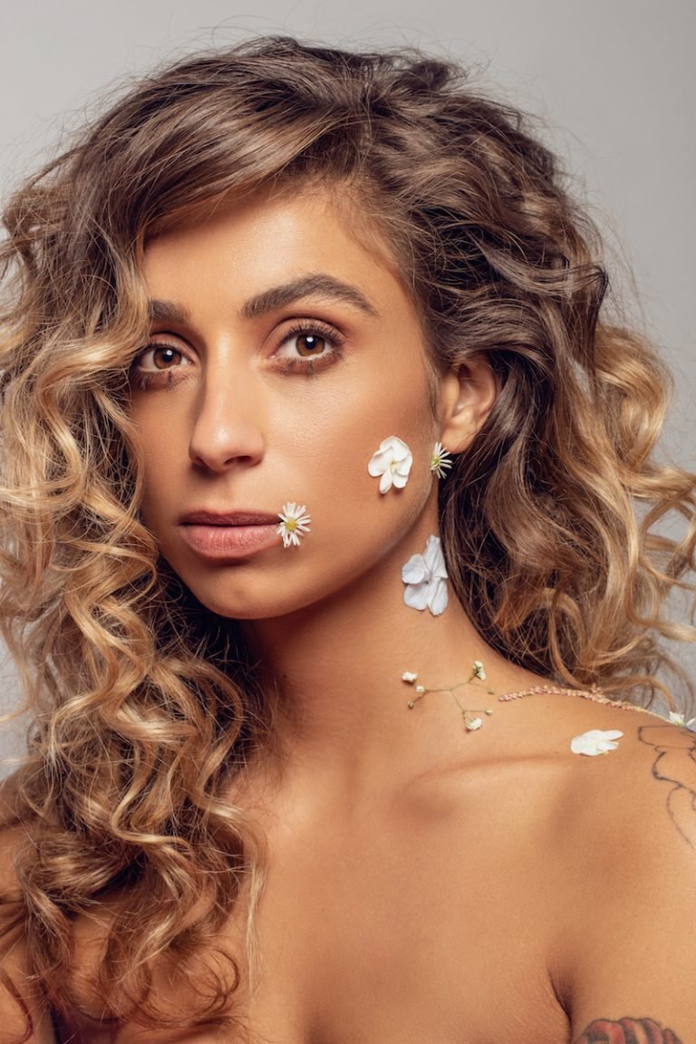 Nona unveils an appealing video for her “Forever Yours” single