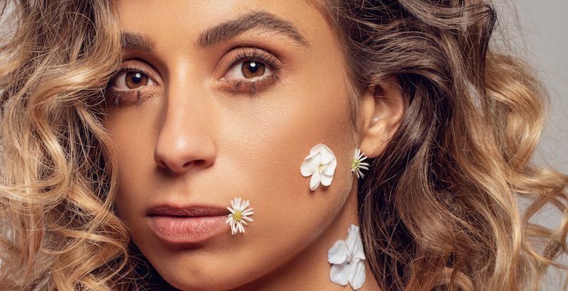 Nona unveils an appealing video for her “Forever Yours” single