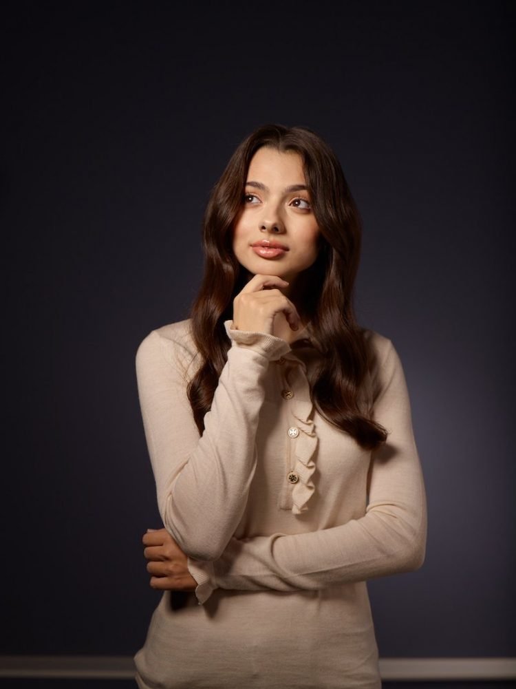 Laura Bretan releases a lyric video for her “Wide Awake” single