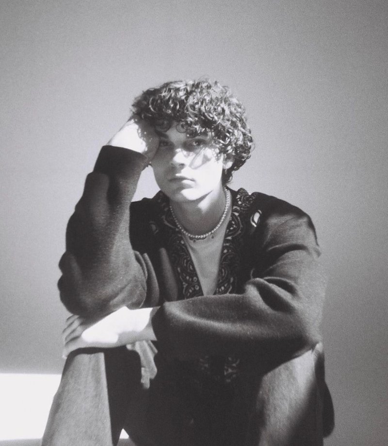 ASTN releases a chill indie-R&B tune, “WHAT’S IT GONNA TAKE”