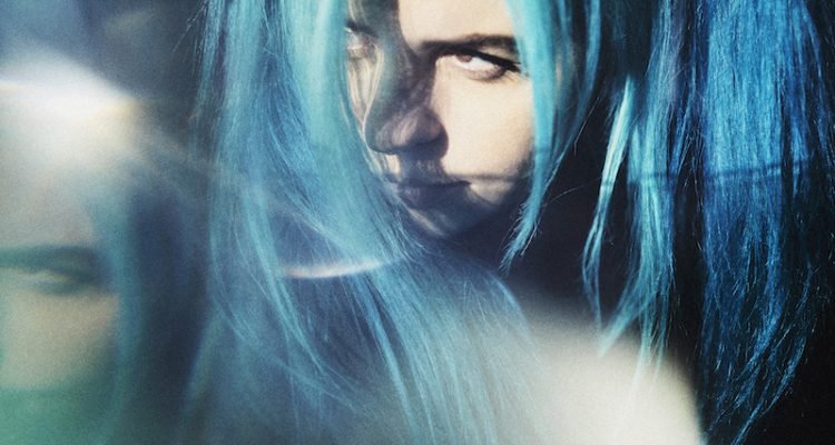 Kings Elliot releases a stunning video for her “Bitter Tonic” single