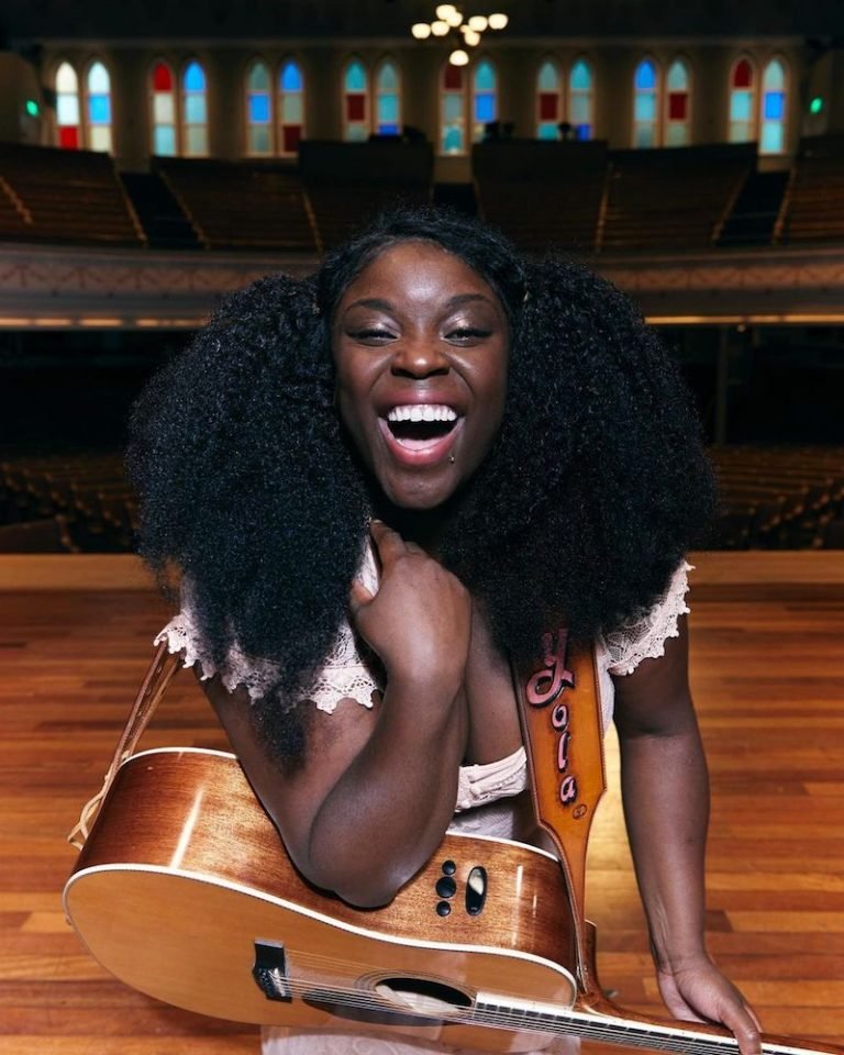 Yola releases an appealing video for her “Diamond Studded Shoes” single