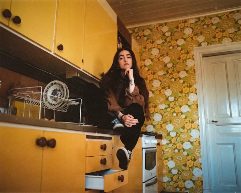 Elina releases a music video for her “Love Come Around” single