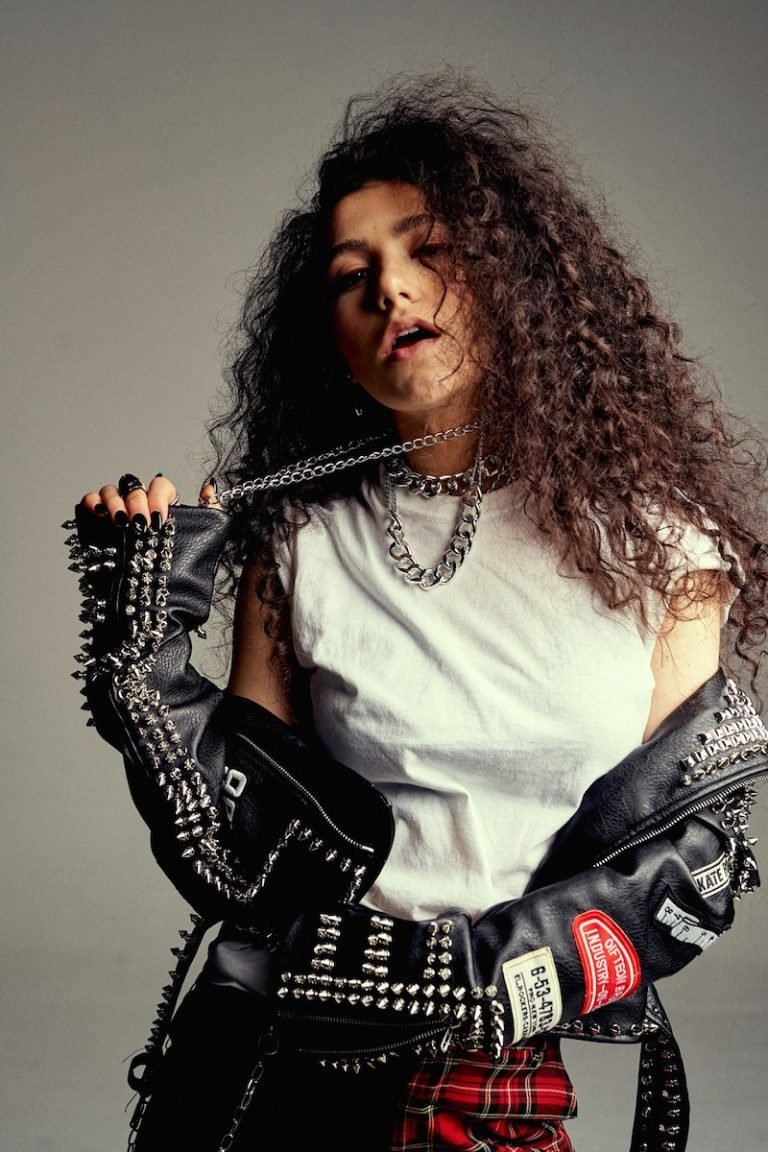 Caroline Romano drops an alternative tune titled "PDA of the Mainstream"