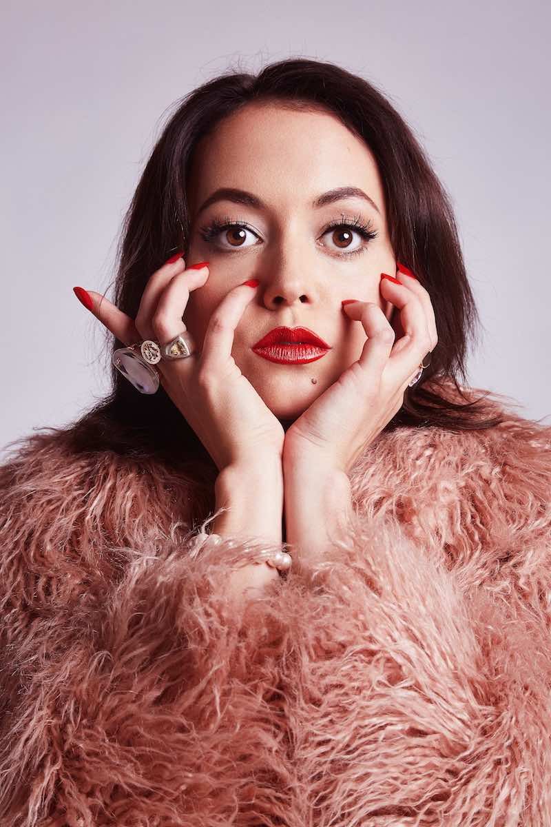 Sahara Beck releases an appealing lyric video for her “Crave Me” single