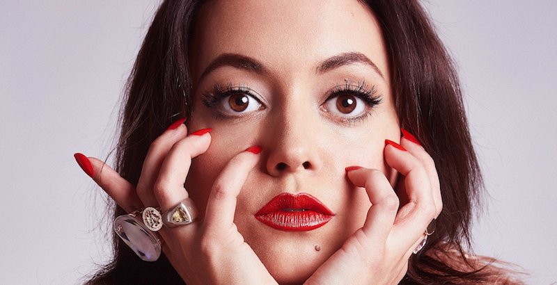 Sahara Beck releases an appealing lyric video for her “Crave Me” single