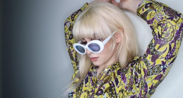 Izabel releases a lovely indie-pop tune, entitled, “123”