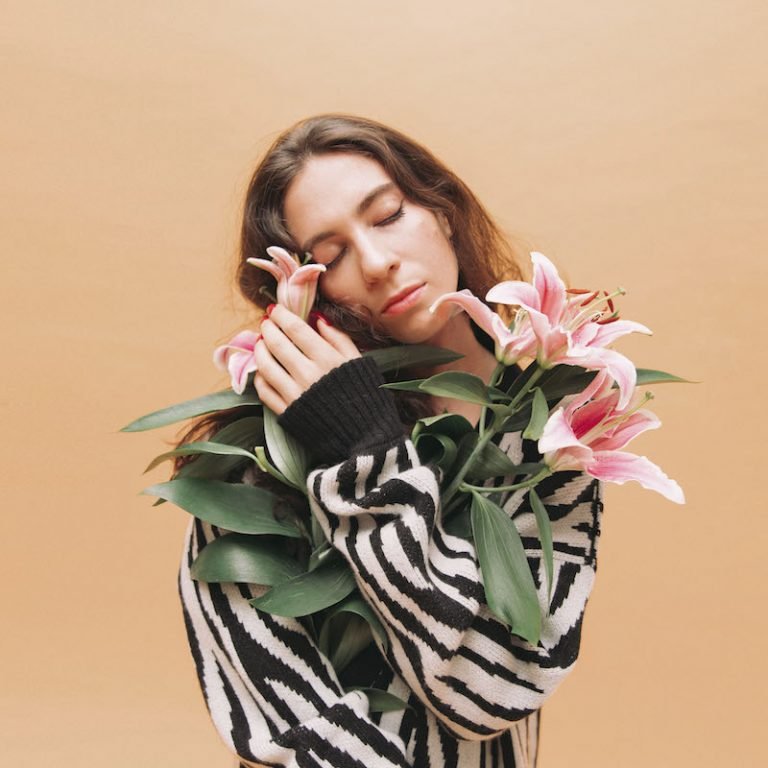 Abby Diamond drops an intriguing neo-soul tune, “Nice and Slow”