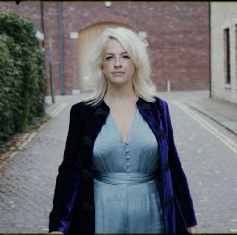 Izo FitzRoy releases an appealing music video for her “Little Birdie ...