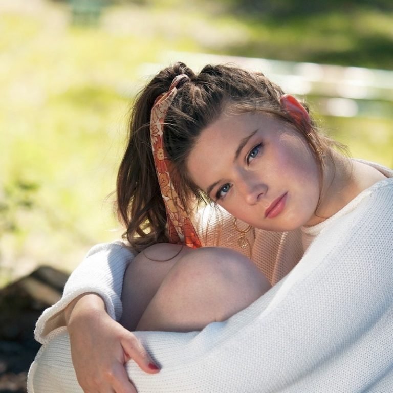 Lucy Parle releases a lovely indie-folk tune, entitled, “I Used to Love ...