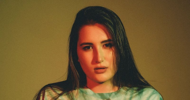 Rosa Linn and Kiiara releases a music video for their “KING” single