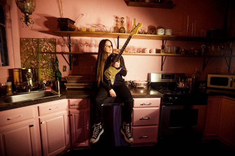 Shannon Lauren Callihan drops a visualizer for "Keep Me Waiting"