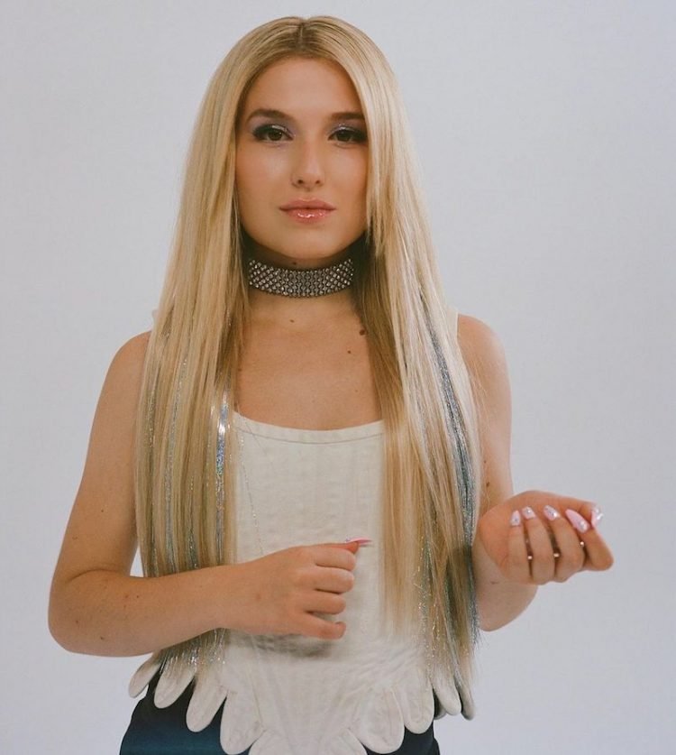 Sofia Coll releases a lovely neo-soul tune, entitled, “Mi Hogar”