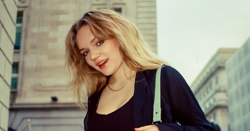 SAPPHIRE releases a groovy electro-pop tune, entitled, “Repeat”