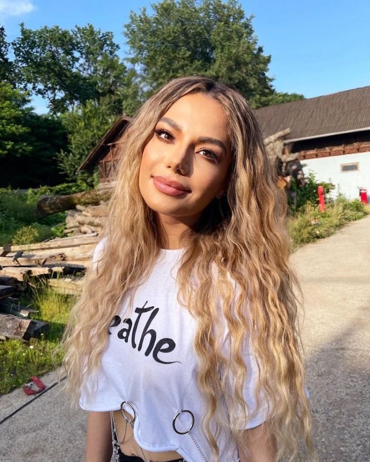 Airyen Vay releases a cinematic music video for her “Breathe” single