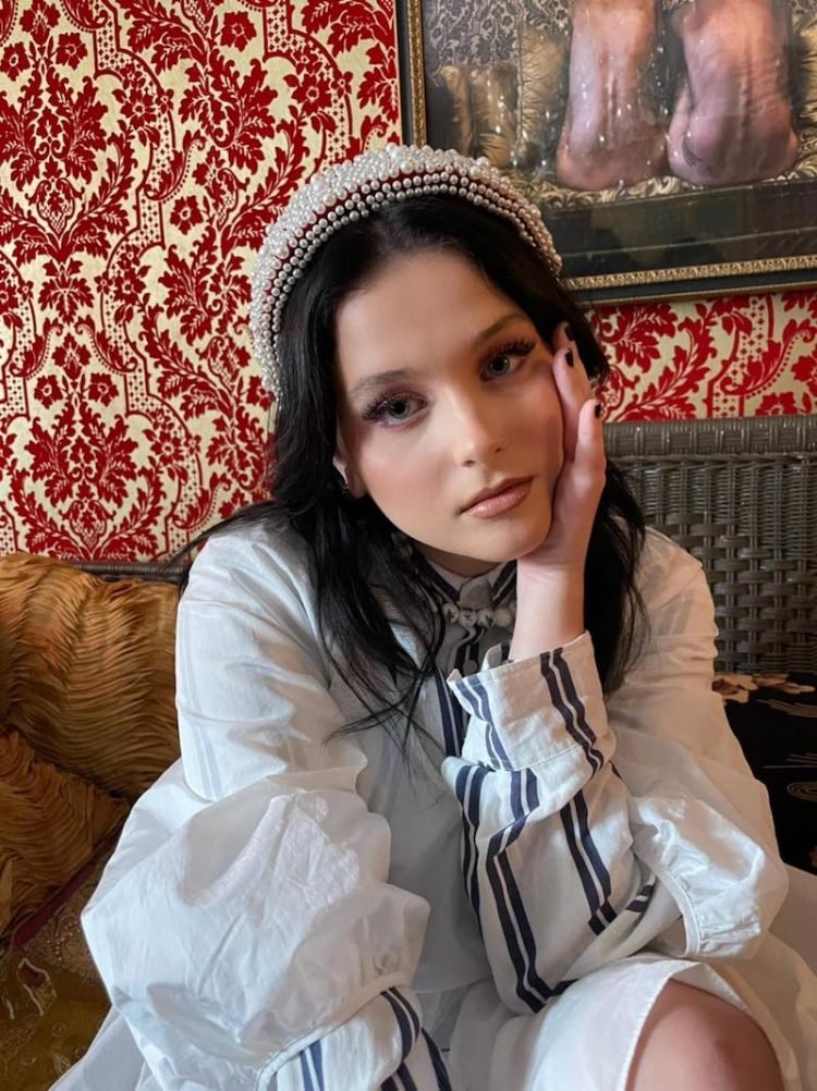 Anna Sofia releases a self-assertive pop tune, entitled, “No Negotiations”