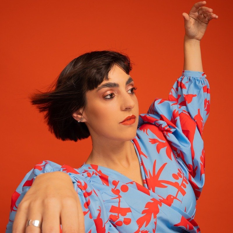 Irit Dekel releases a video for her “Makes Me Feel Good” single