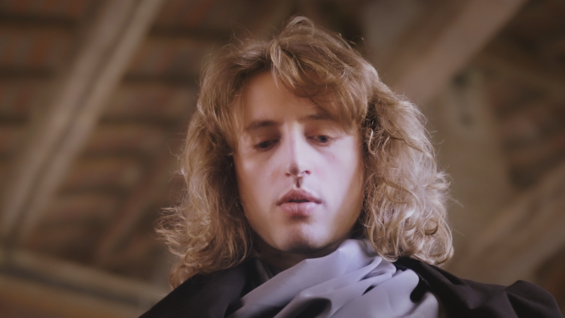 ELYAZ drops an appealing video for his “Remember Home” single