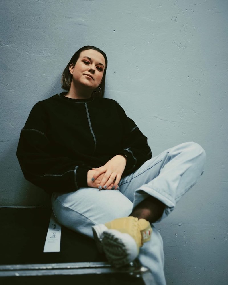 Jean Root releases a lovely indie R&B tune, entitled, “Thinking”