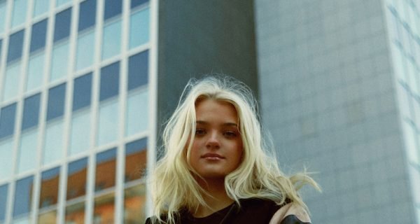 Bec Caruana releases a romantic R&B ballad, entitled, “‘Til We're Naked”