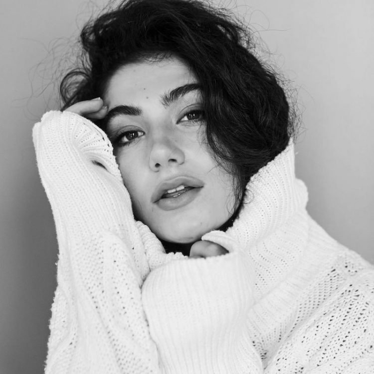 Caroline Romano drops a groovy indie-pop single, titled, “Chopstix”