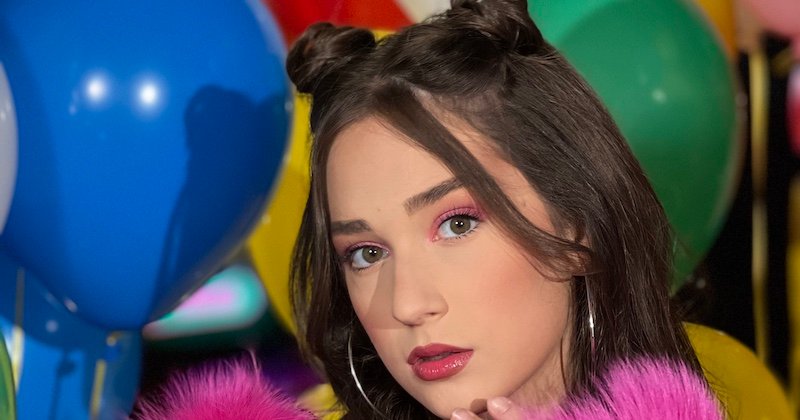 Maia Malancus drops a colorful video for her “Chewing Gum” single
