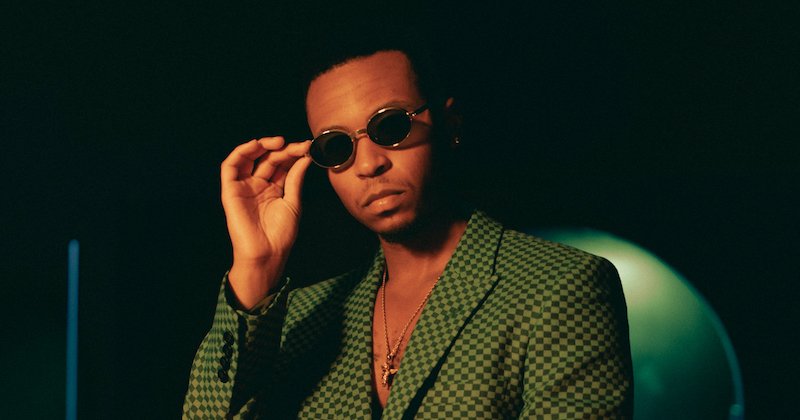 Kevin Ross drops a romantic R&B single, entitled, “Look My Way”