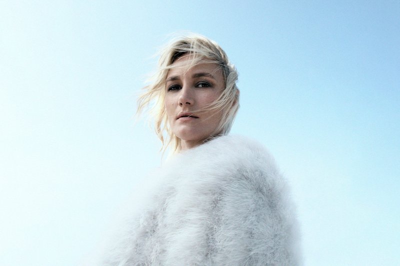 Exploring Pieternel's Masterful New Single, "The Harbor (Acoustic)"