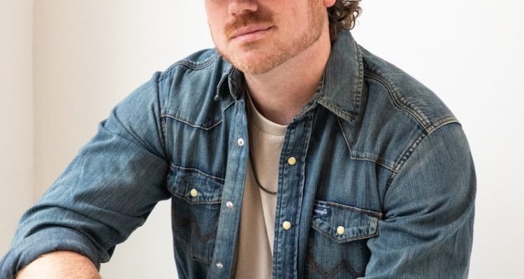 Ciara Donnelly releases a Holiday tune, entitled, “Home for Christmas”