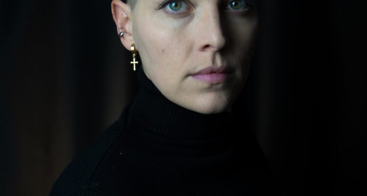 LYZA's Debut Single, "Somebody's Body" - Hear It Now