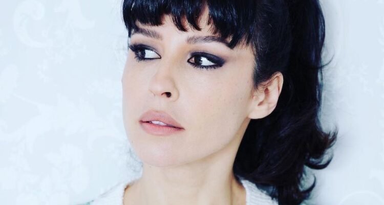 Alice Gray releases a charming dream-pop tune, entitled, “Paradise”