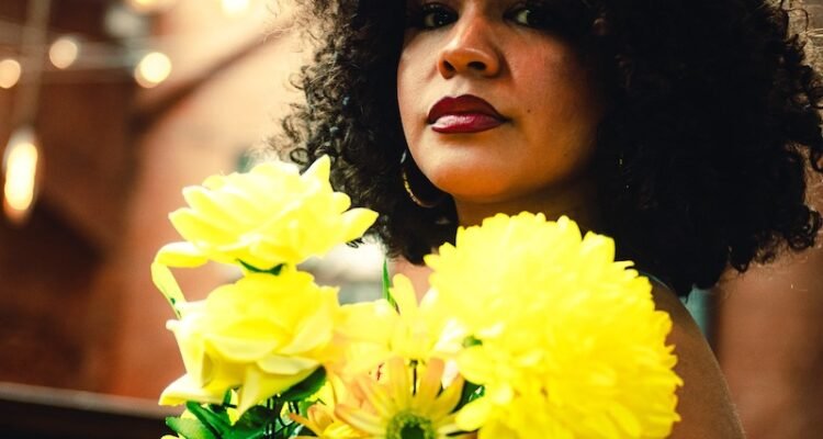 Alice Phoebe Lou releases a music video for her “Galaxies” single