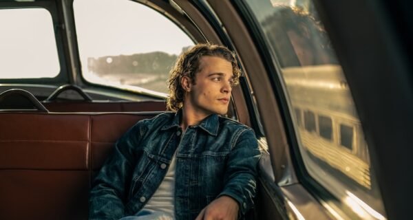 Eden Nash releases a heartfelt pop tune, entitled, “Lonely”