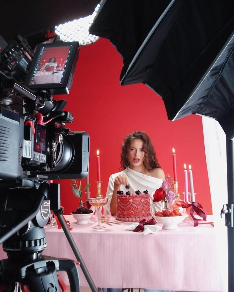 Discover the Flirtatious Energy of Taura Lamb's “Cravings” Song